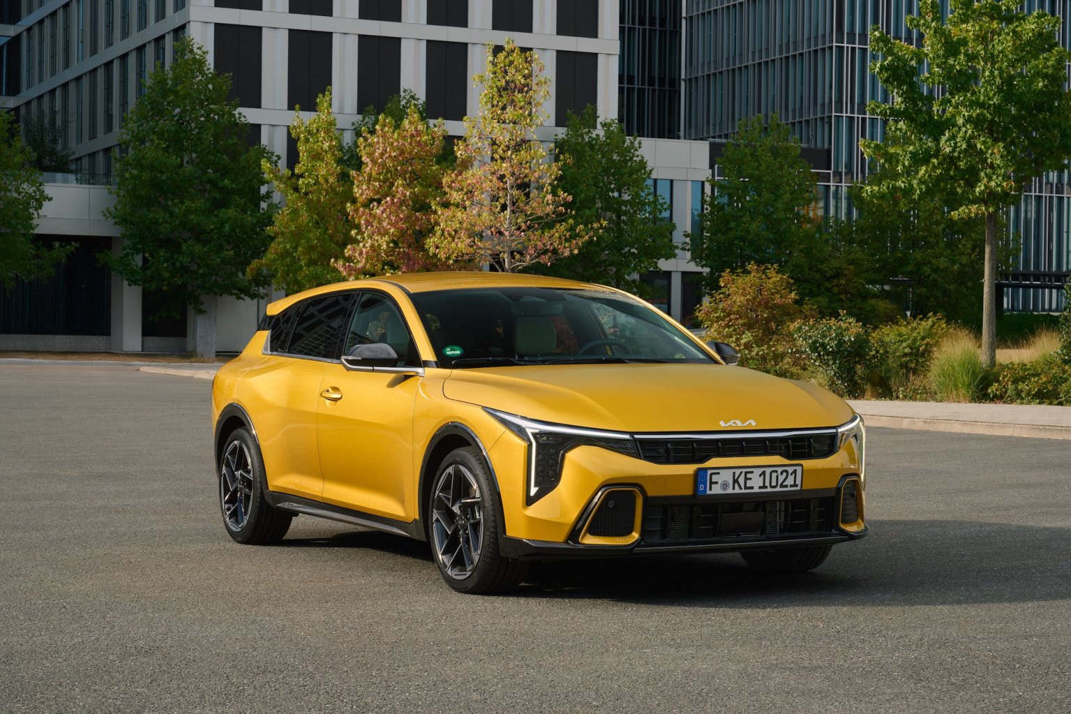 kia-k4-gtline-sparkling-yellow-static-print-3600x2400-001 - Relax